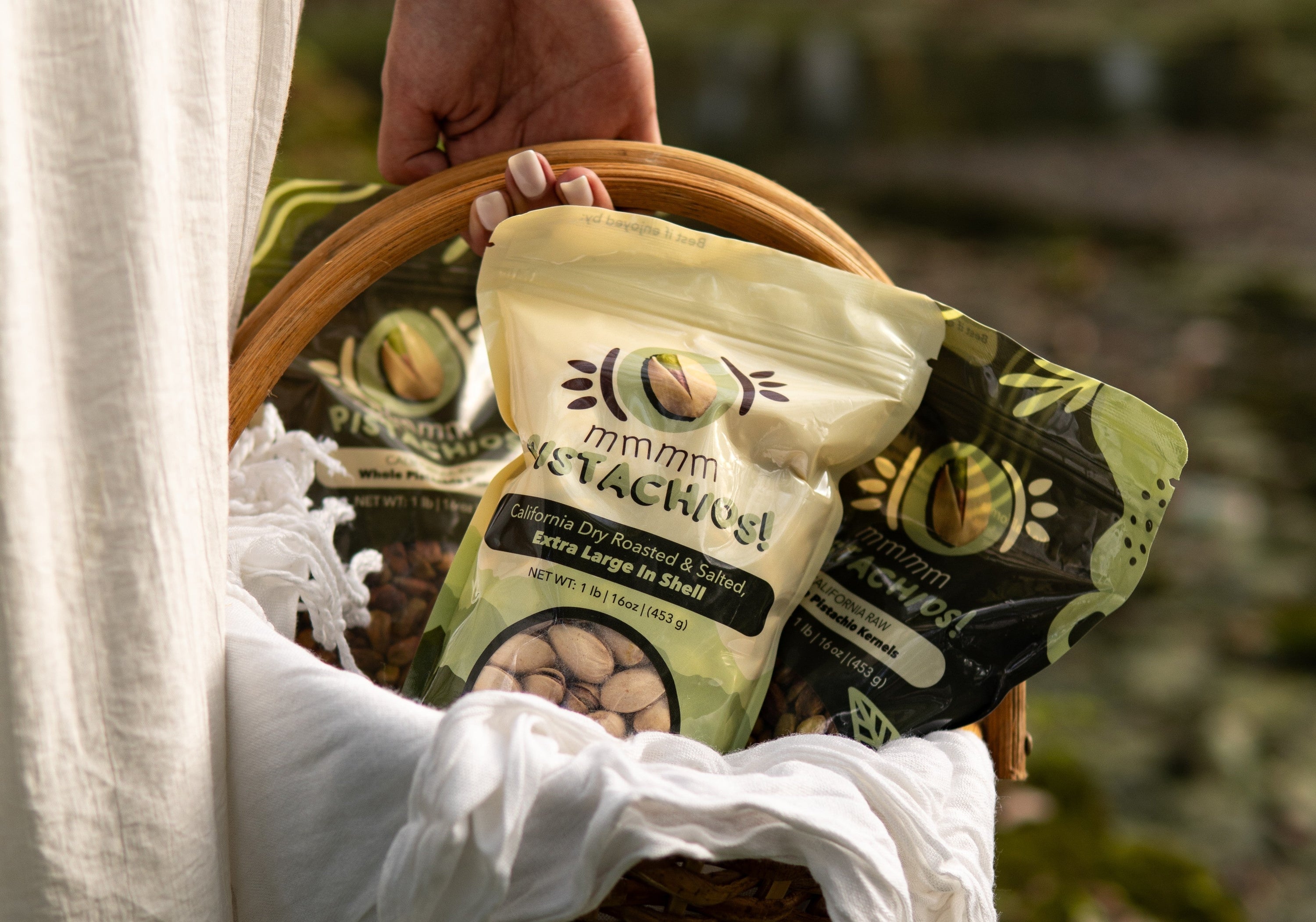 Raw vs Roasted Pistachios: What’s the Difference and Which Should You ...